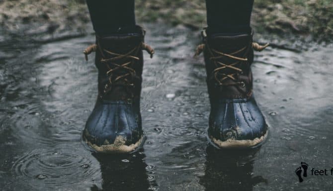 What Makes Winter Footwear Unique: Key Features - Feet First Clinic