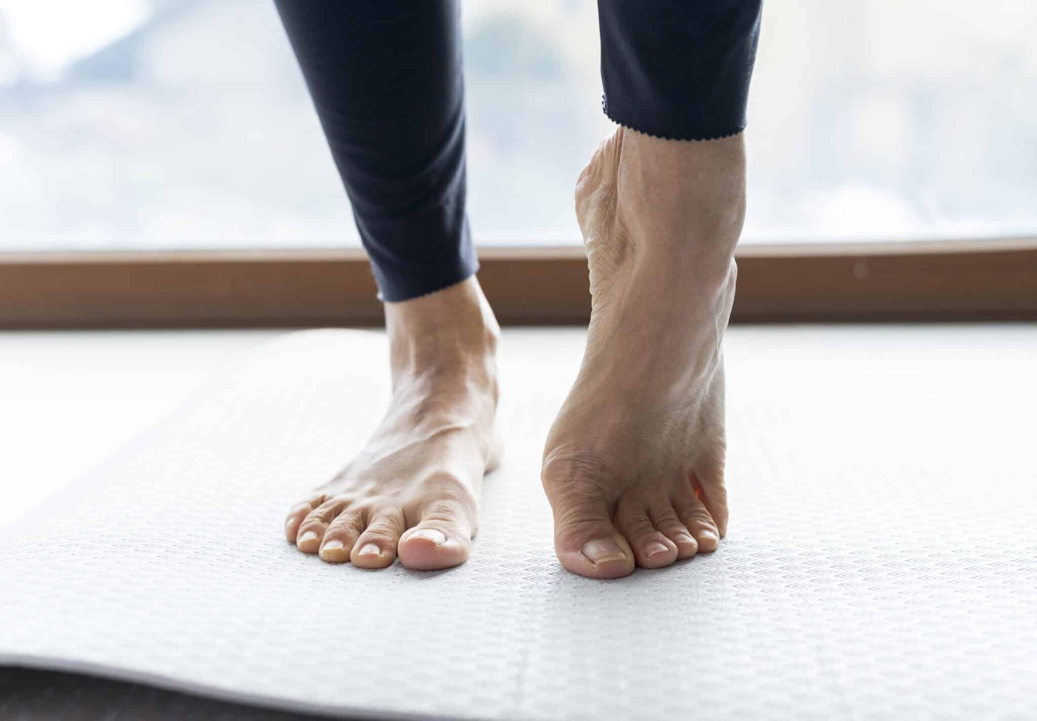 Top of Foot Pain: Exercises and Stretches for Relief and Prevention ...